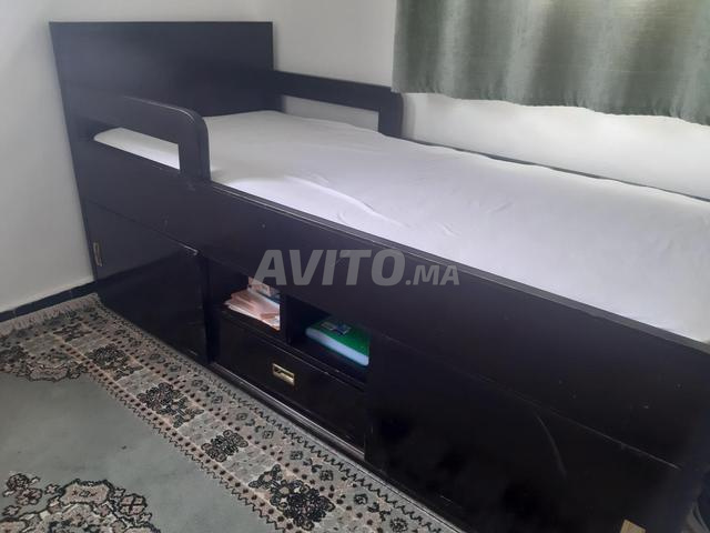 Lit et bureau | Chambre à Salé | Avito.ma