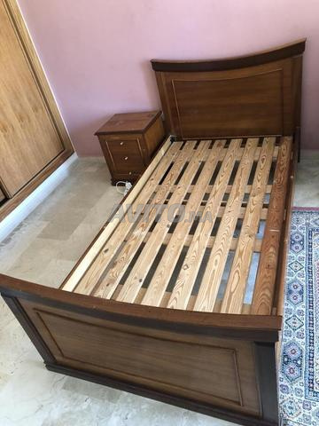 Lit une place et table de nuit | Meubles à Rabat | Avito.ma