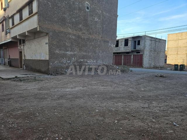 بقعة مسجلة ثلاث واجهات حي الزعراطي | Terrains et fermes à Souk Sebt Ouled Nemma | Avito.ma