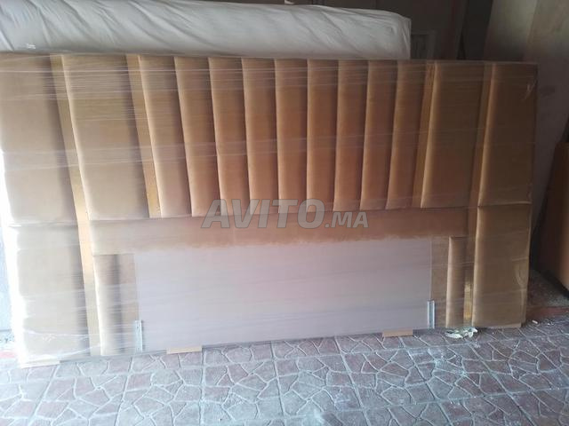 Cade lit chambre acoucher 2m*1.6 et 2 coiffeuses | Meubles à Rabat ...