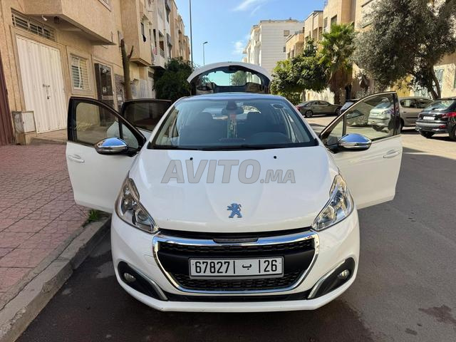 Peugeot 208 2018 Diesel | Voitures d'occasion à Temara | Avito.ma