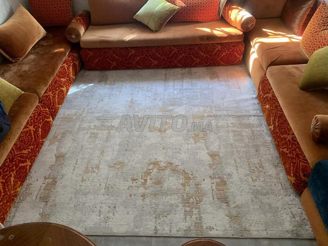 Table ronde Et 2 sandrier et tapis grand | Meubles à Marrakech | Avito.ma