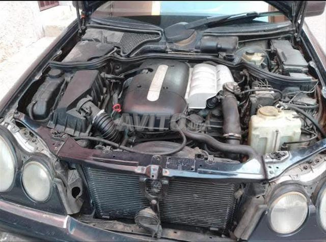 2003 diesel automatique E Mercedez | Voitures d'occasion à Bir Jdid ...